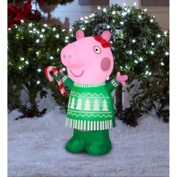 Peppa Pig | Holiday | Peppa Pig 32ft Airblown Inflatable Christmas ...